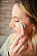 The New Red Light Therapy Face Wand: 5-minute a Day Brightening | How ...